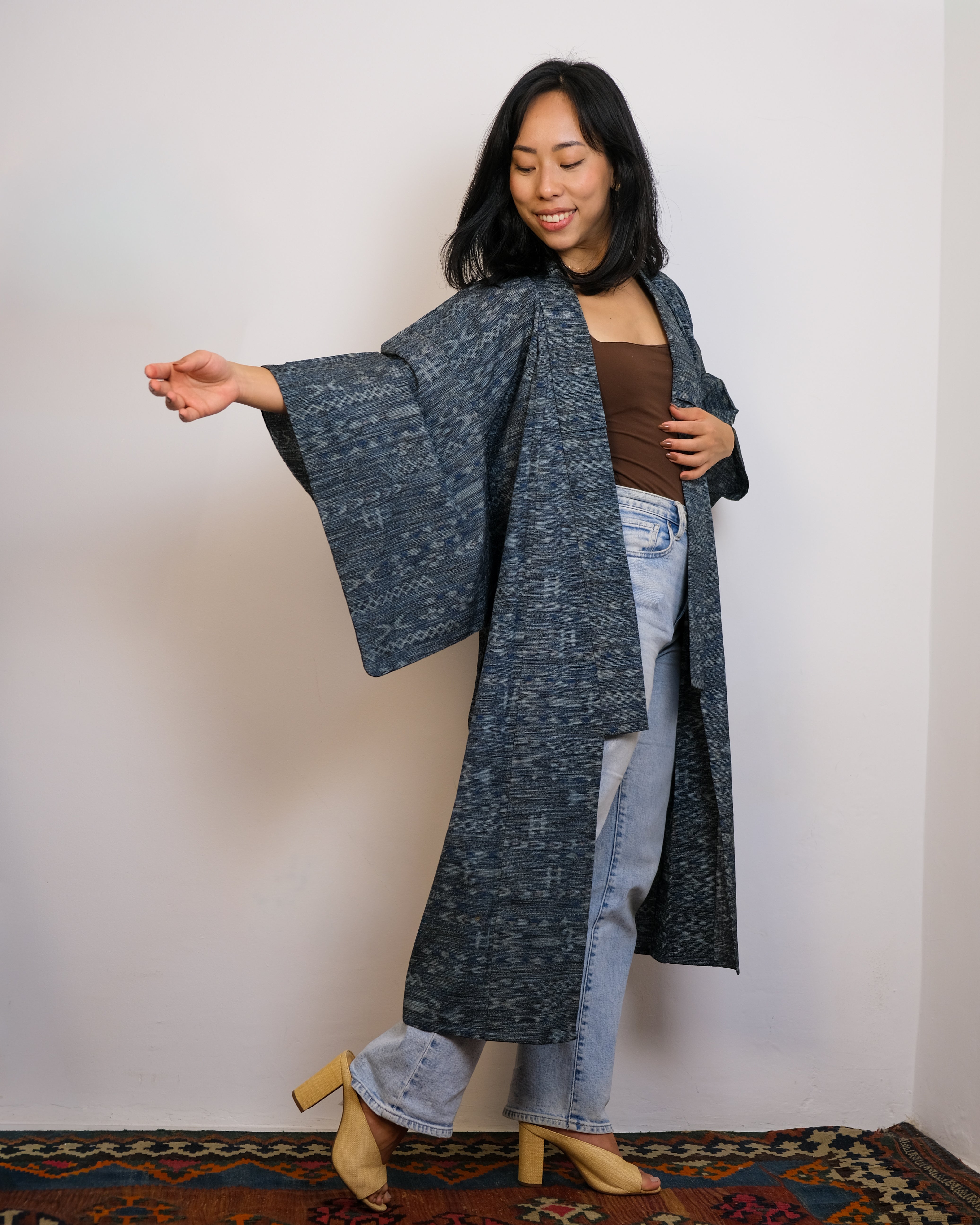 Kimono Dark Blue Woven with Pattern Single Layer – aira kimono